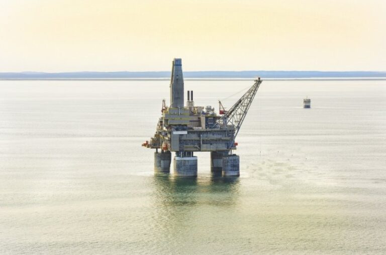 Sakhalin Energy begins maintenance of largest production platform