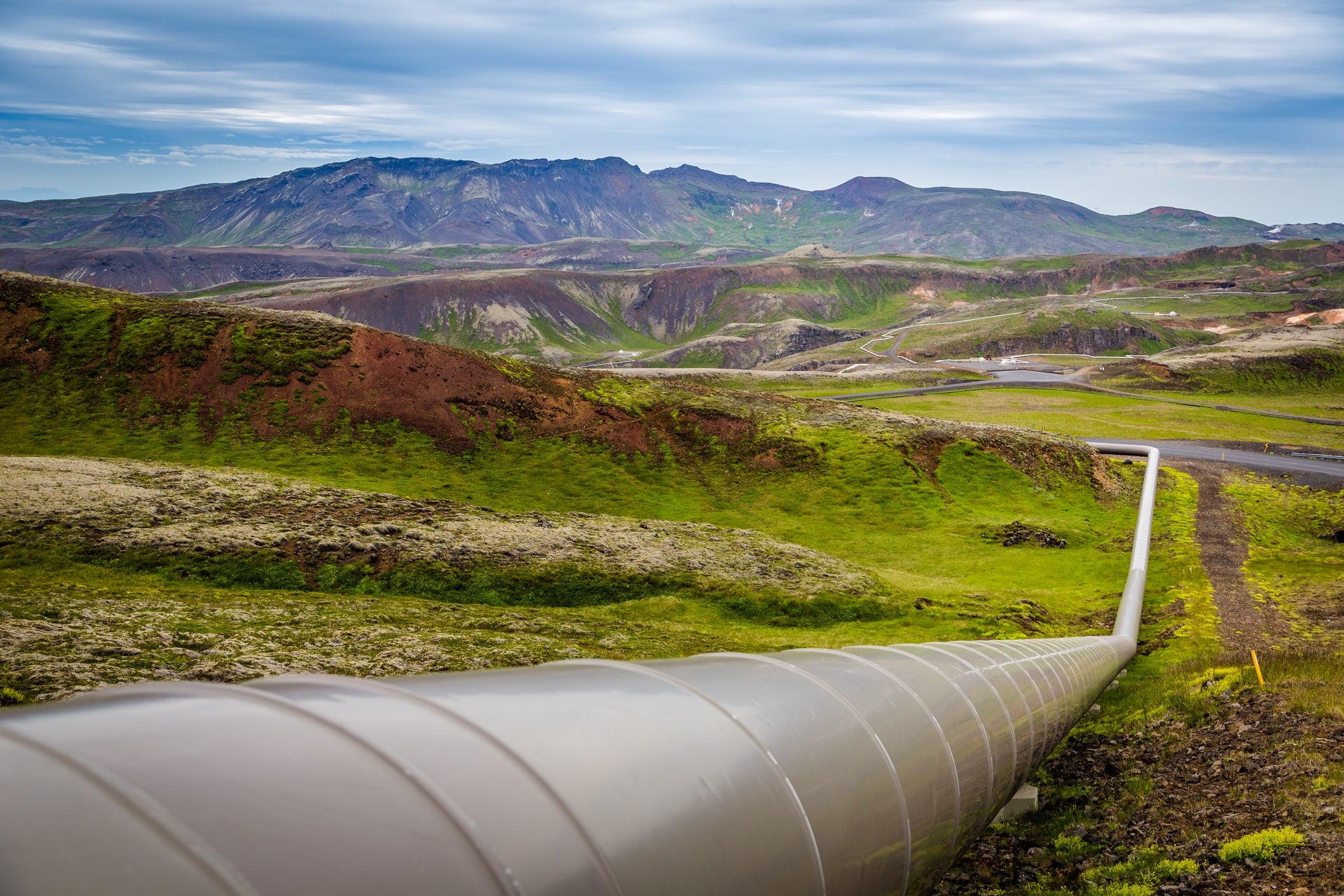 Argentina seeks bids to build first phase of VacaMuerta gas pipeline ...