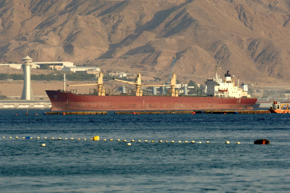 US military warns of “environmental disaster” after spill in Red Sea ...