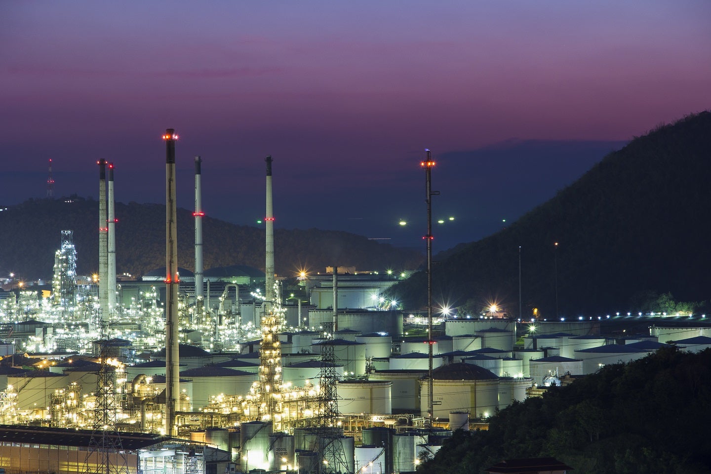 Shell to divest refining assets in Singapore to CAPGC