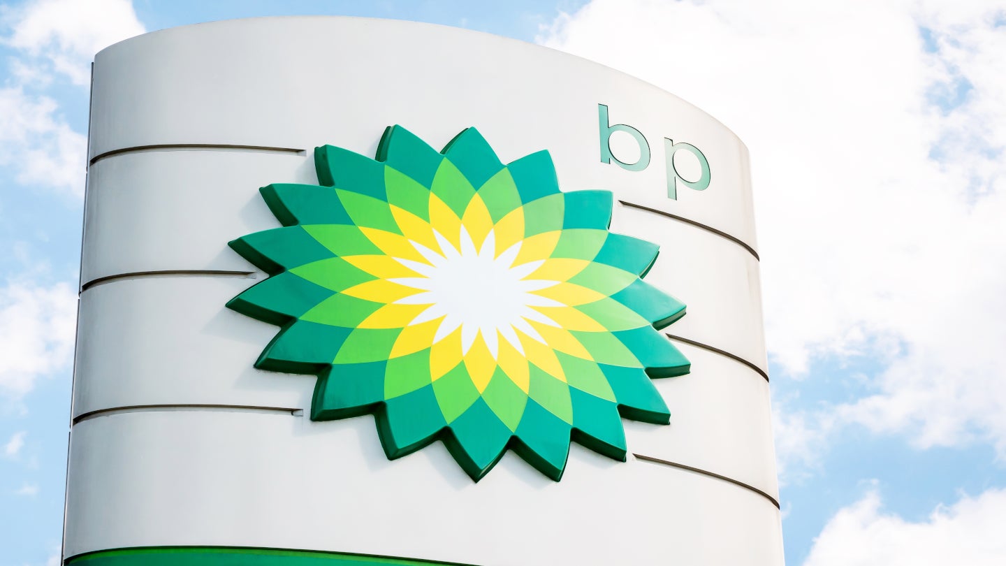 bp seeks sale of US pipeline stake to reduce debt