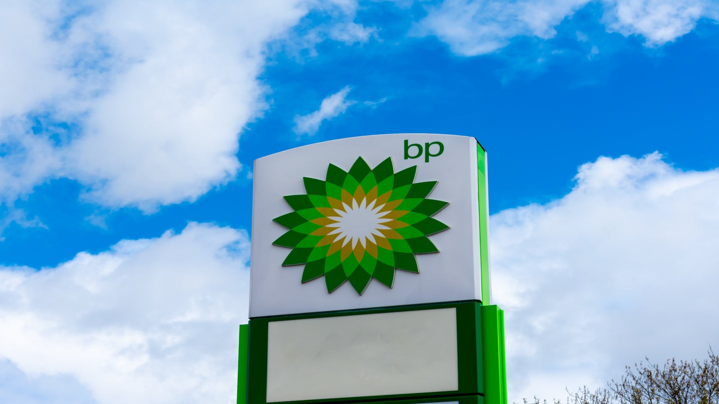 bp, Iraq sign deal to revive Kirkuk oil fields