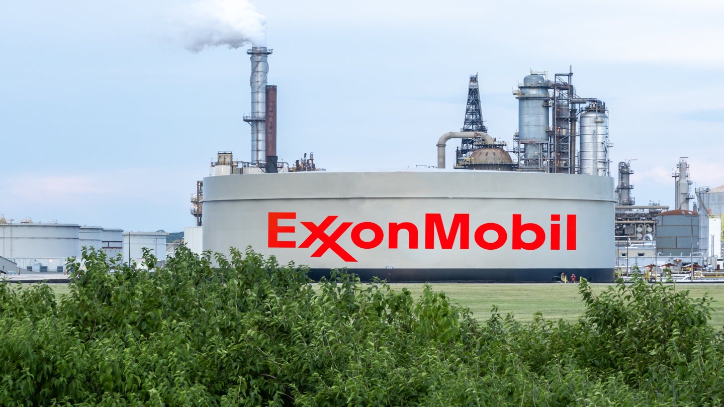 ExxonMobil expects Q2 earn drop due to lower oil and gas prices