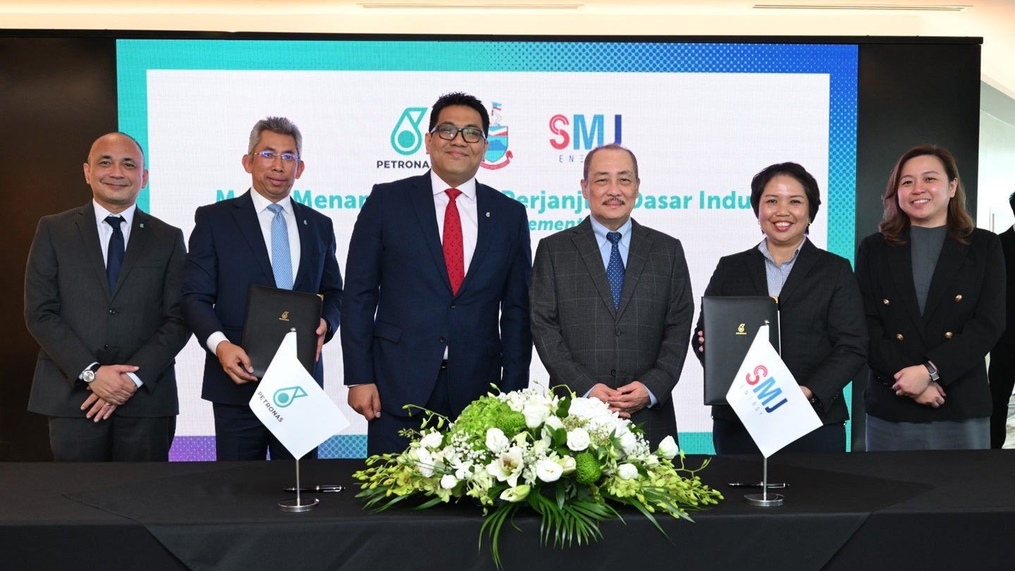 Petronas formalises 25% equity participation with SMJ Energy for PFLNG ...